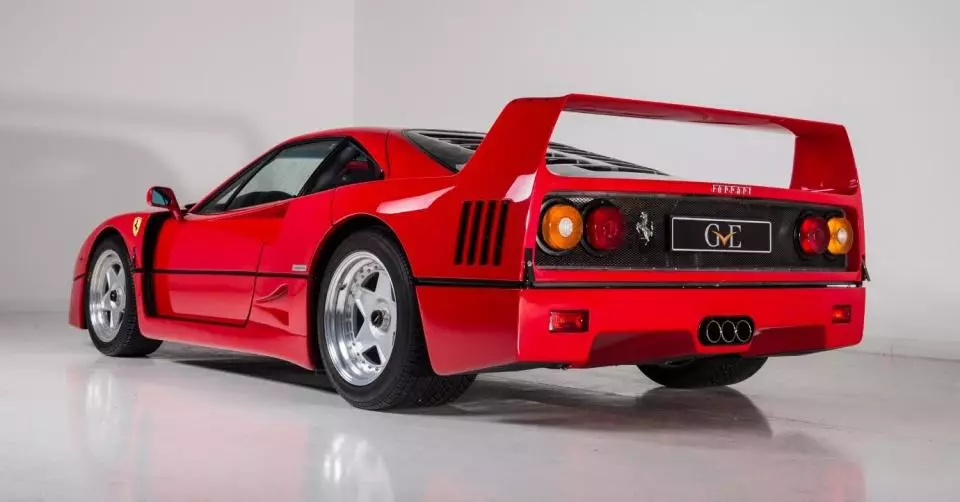 Za prodaju Stavite Ferrari F40 Eric Clapton