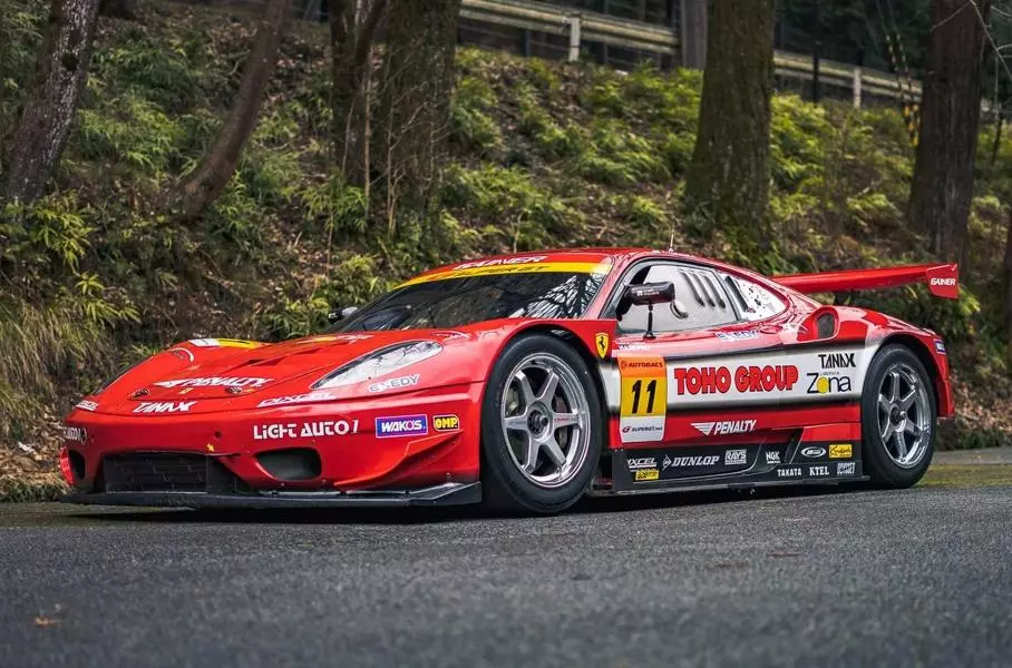 Unique Ferrari, built in Japan, will leave the hammer 4605_1