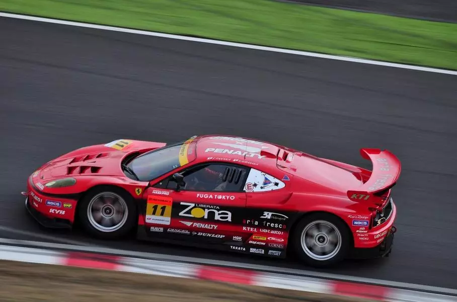 Unique Ferrari, built in Japan, will leave the hammer 4605_4