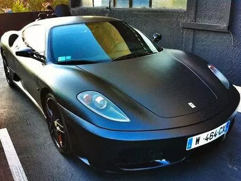 Ο αμερικανικός ράπερ αγόρασε τη Ferrari με το εξωτερικό δέρμα 4608_3