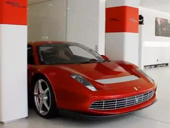 Erica Clapton için benzersiz bir Supercar Ferrari inşa etti 4655_1