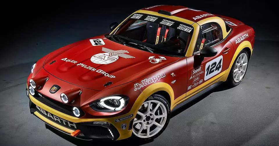 Fiat 124 pavouk "nabitý" a připravený pro rally