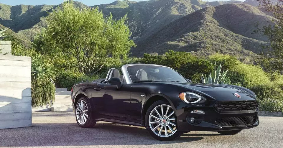 Fiat presenterade en roadster baserat på MAZDA MX-5