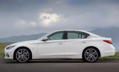 Infiniti şirketi Sedan Q50'nin üretimine başladı 47182_3