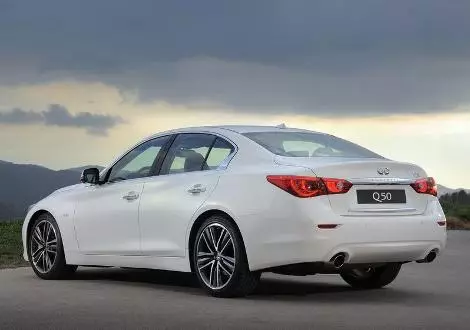 Isosiyete ya Infiniti yatangiye umusaruro wa Sedan Q50 47182_4