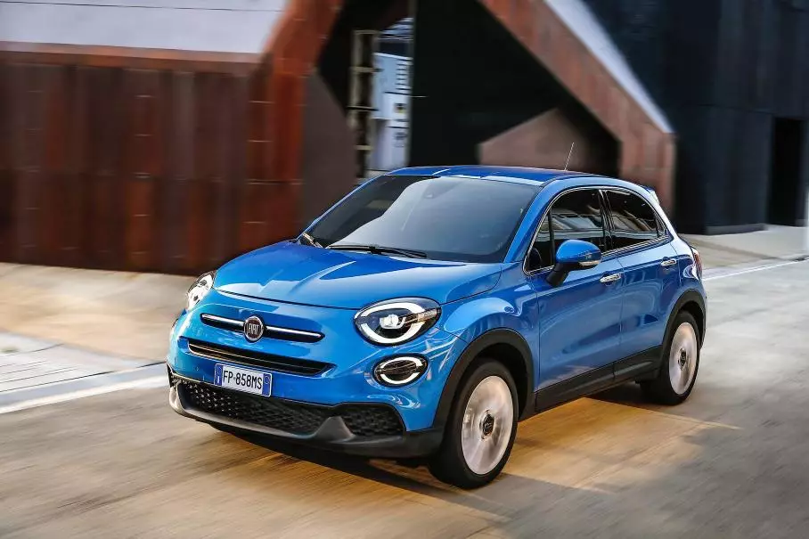 FIAT 500x Кроссовер жаңыртылды жана Турборлорго көчүп кетишти 4721_1