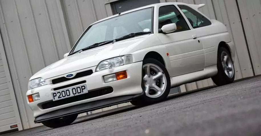 21 سالہ فورڈ تخرکشک RS Cosworth "نئی مشین کی بو کی بو" کے ساتھ ہتھوڑا سے اجازت دی جائے گی