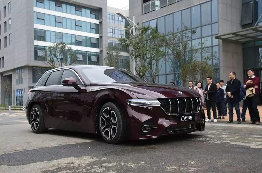 Los chinos han construido un hatchback de hidrógeno con un derrame cerebral de más de 1000 kilómetros. 49334_1