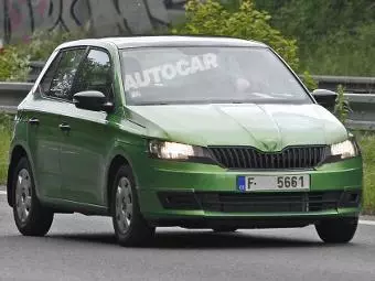 Munculnya Hatchback Skoda Fabia baru tidak lagi menjadi rahasia 49372_1