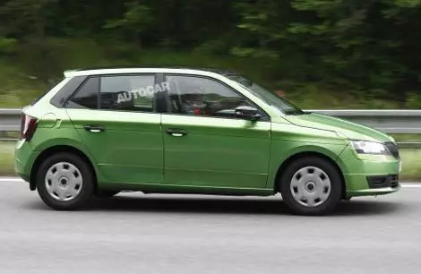 Munculnya Hatchback Skoda Fabia baru tidak lagi menjadi rahasia 49372_3