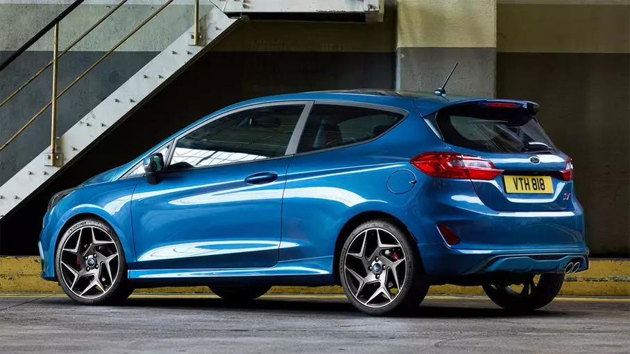 Novi vrući otvor Ford Fiesta ST preselio se na tri cilindra 4955_2