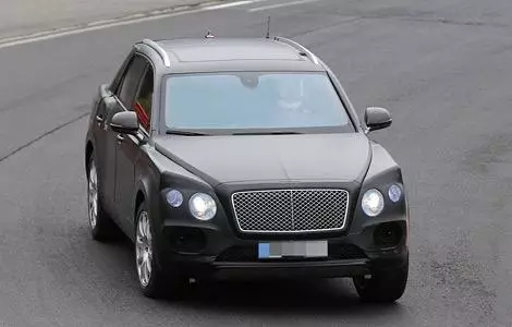 Bentley tinggi ovg yang difoto di Nürburgring 49620_1