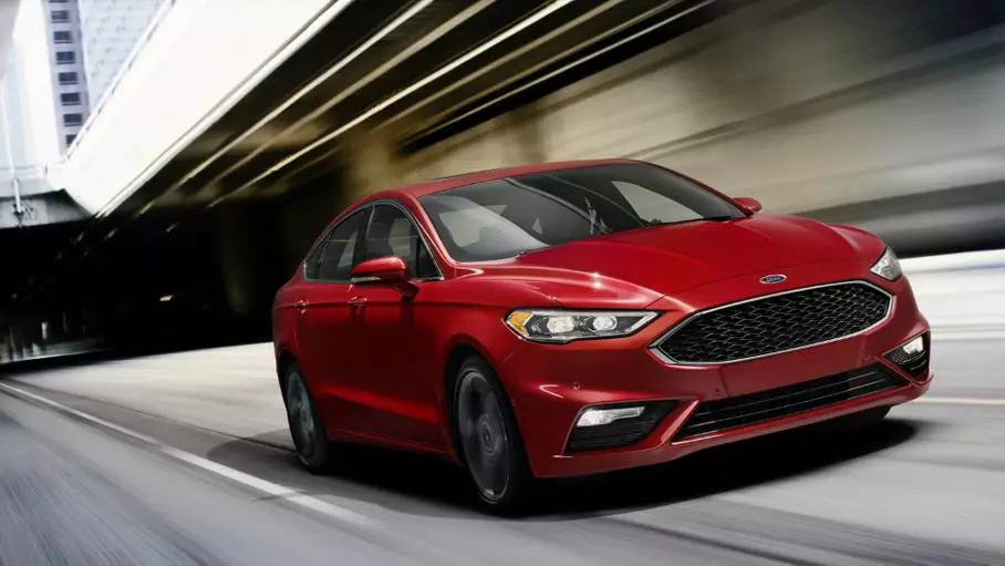 Ford Fusion ကို update လုပ်ပြီး 325- ခိုင်ခံ့သောဗားရှင်းကိုအပြည့်အဝ drive ဖြင့်ရရှိခဲ့သည် 4987_1