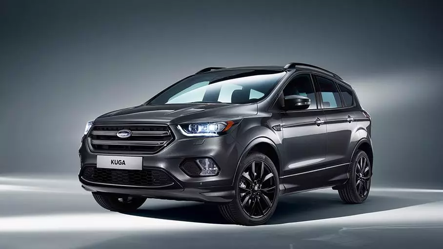 Ford Kuga adalowa ndi theka la maliseche