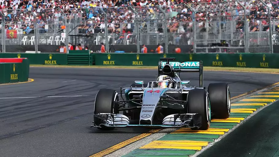 Hamilton je začel novo sezono s formulo 1 z zmago 51671_1