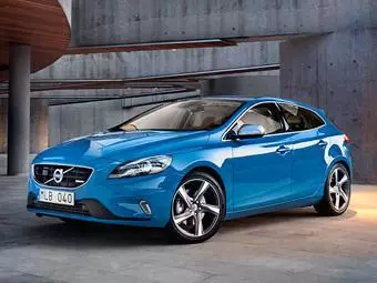 Hatchback Volvo V40 got a sports package R-Design 51773_1