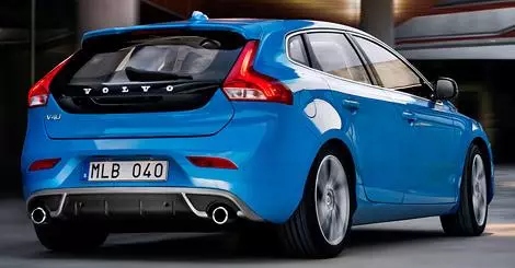 Hatchback Volvo V40 got a sports package R-Design 51773_2