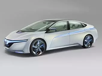 Honda va construir un gran port amb un consum de combustible de 0,9 litres 5260_1