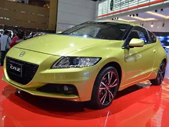 Isdatigita Honda CR-Z Hybrid fariĝis pli potenca 5281_1