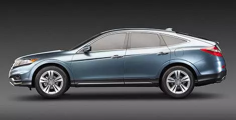 Honda crosstour crossover ni kuandaa kwa ajili ya mapumziko ya kwanza. 5303_3