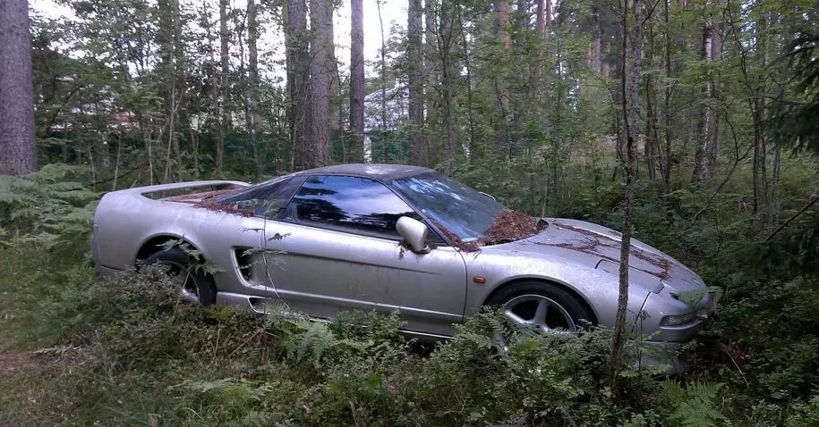 In St. Petersburg-bos het Honda NSX verlaat