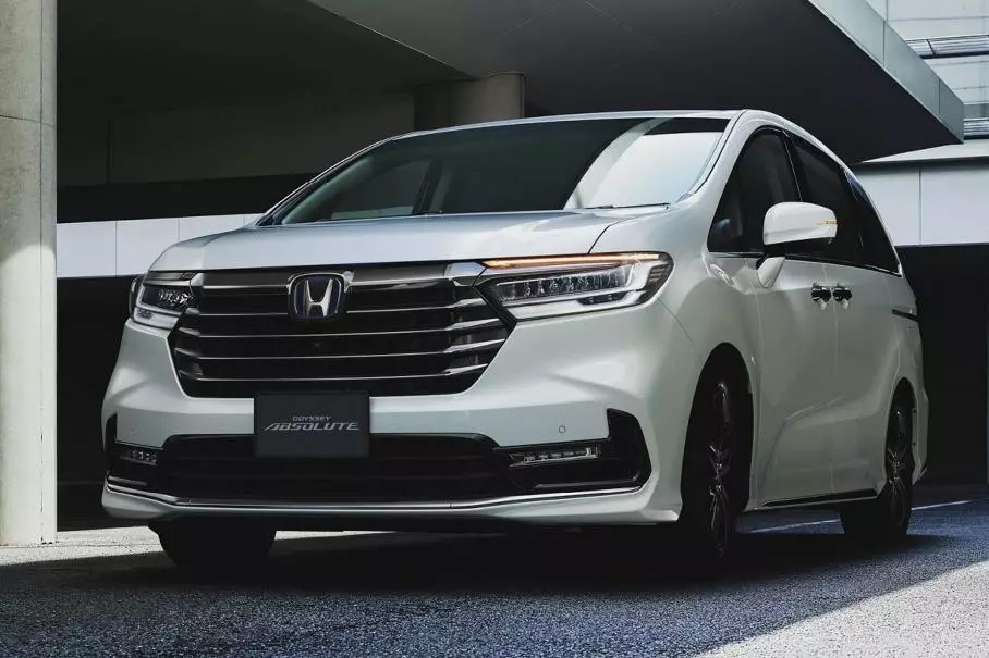 Minivan Honda Odyssey imudojuiwọn ati di imọ-ẹrọ 5379_1