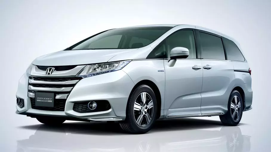 Minivanas Honda Odyssey tapo hibridu