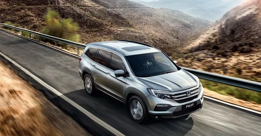 IHonda Pilot itholwe eRussia "Yandenix. I-Navigator"