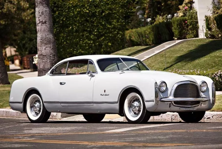 Raryy Chrysler Ghia 1953 vil blive tilladt med en hammer