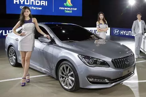 Hyundai ја исполни нишата помеѓу величината и генезата нов седан 5510_2