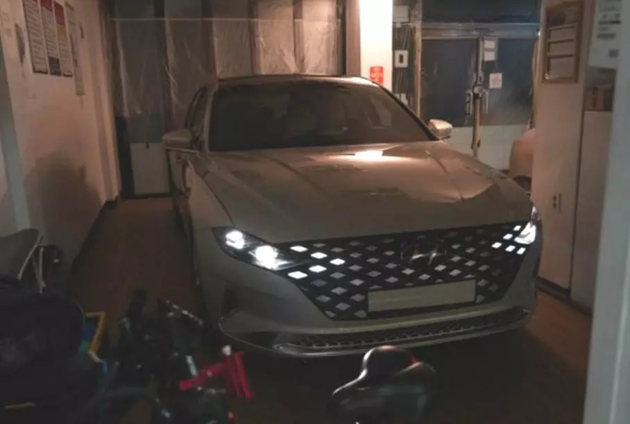 Yeni Hyundai Grandeur düz bir 