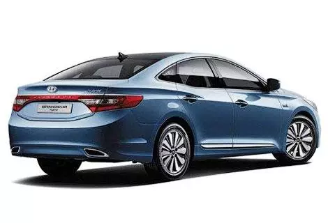 Седан Hyundai Grandeur атрымаў гібрыдную версію 5574_3