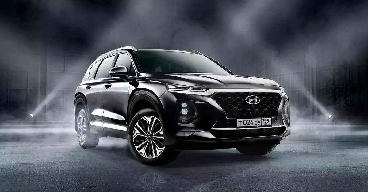 ရုရှား Hyundai Santa Fe သည်အကန့်အသတ်ဖြင့်ပါ 0 င်သည်