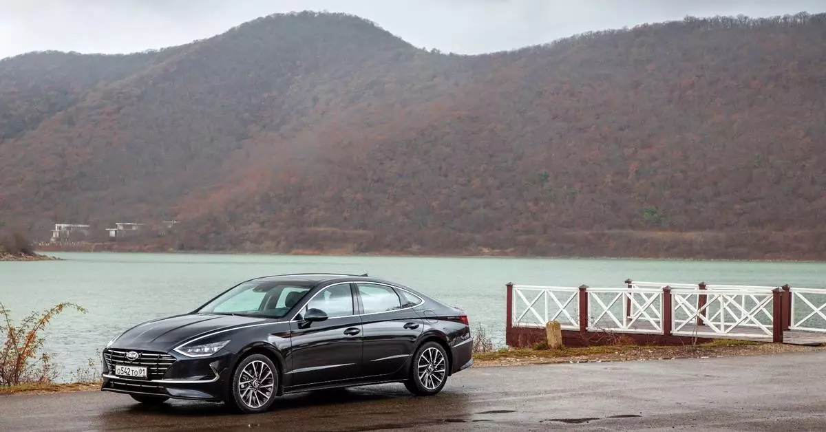 En Rusia, lanzaron una producción completa de Hyundai Sonata.