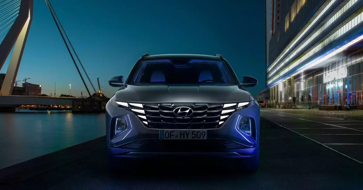 Russia အတွက် Hyundai Tucson အသစ်နှင့် ပတ်သက်. အသေးစိတ်အချက်အလက်များရှိသည်