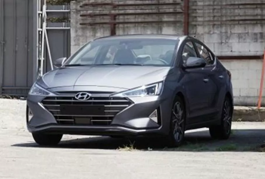 ภาพถ่ายใหม่ได้ปรากฏอัปเดต Hyundai Elantra 56562_1