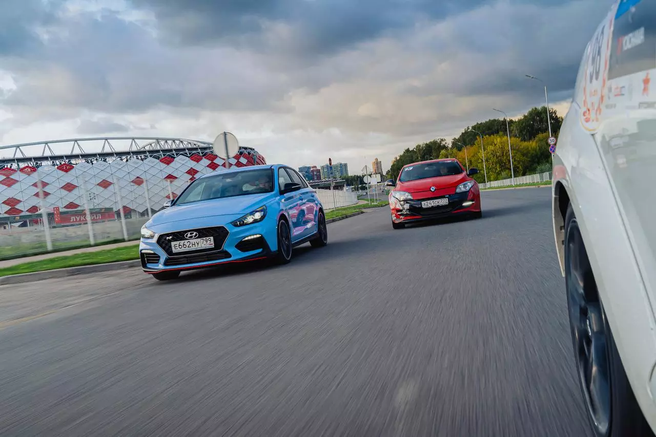 Hyundai i30 n in aghaidh Renault Megane Rs 5731_1