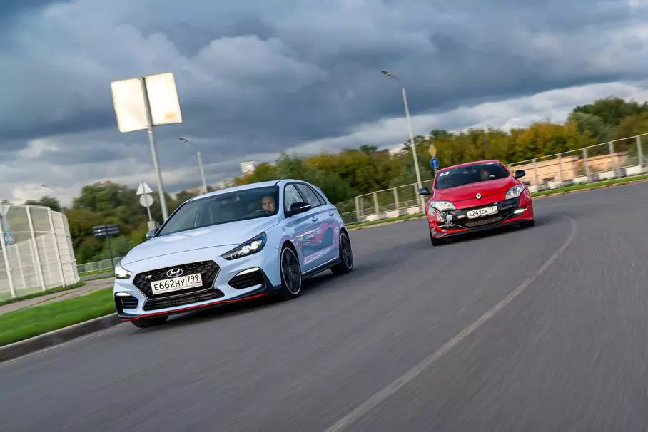 Hyundai i30 n in aghaidh Renault Megane Rs 5731_3