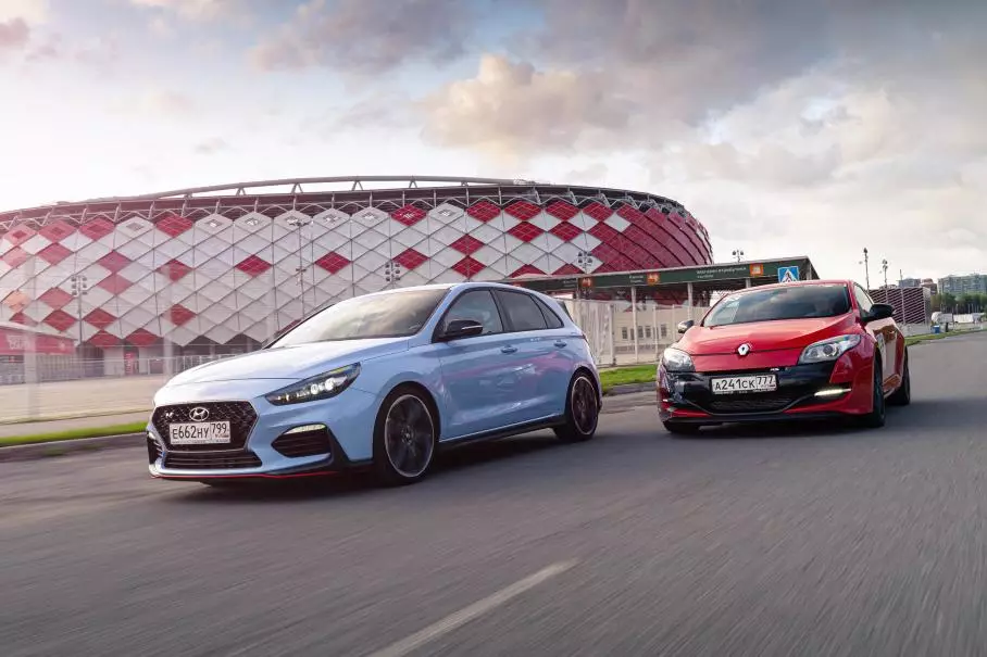 Hyundai i30 n in aghaidh Renault Megane Rs 5731_7