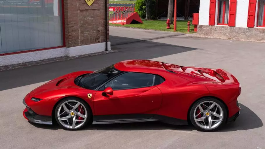 Ferrari membina supercar yang unik untuk 