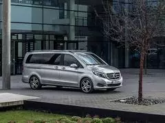 Mercedes-Benz presentó la clase V de la noche 57560_2