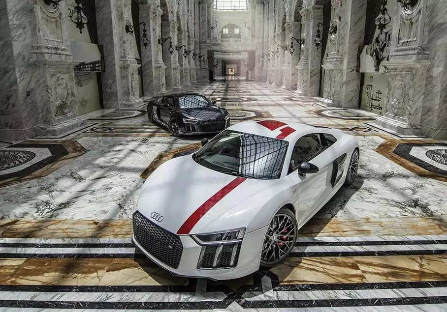 Video: Du Audi R8 Supercar en miliardo da dolaroj 57690_1