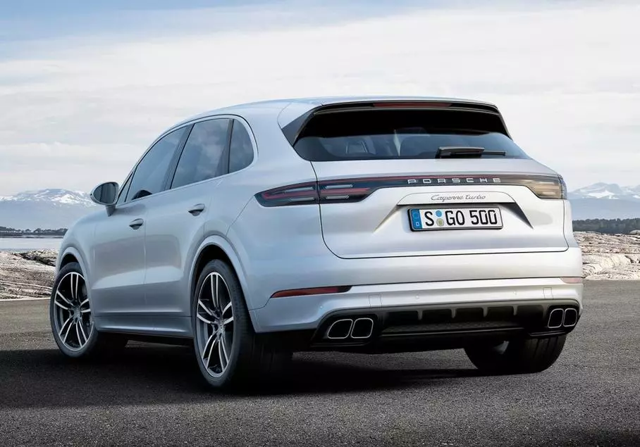 Porsche Cayenne Turbo-ийн эхнийх нь анхны эргэлтийг олж авав 57866_3