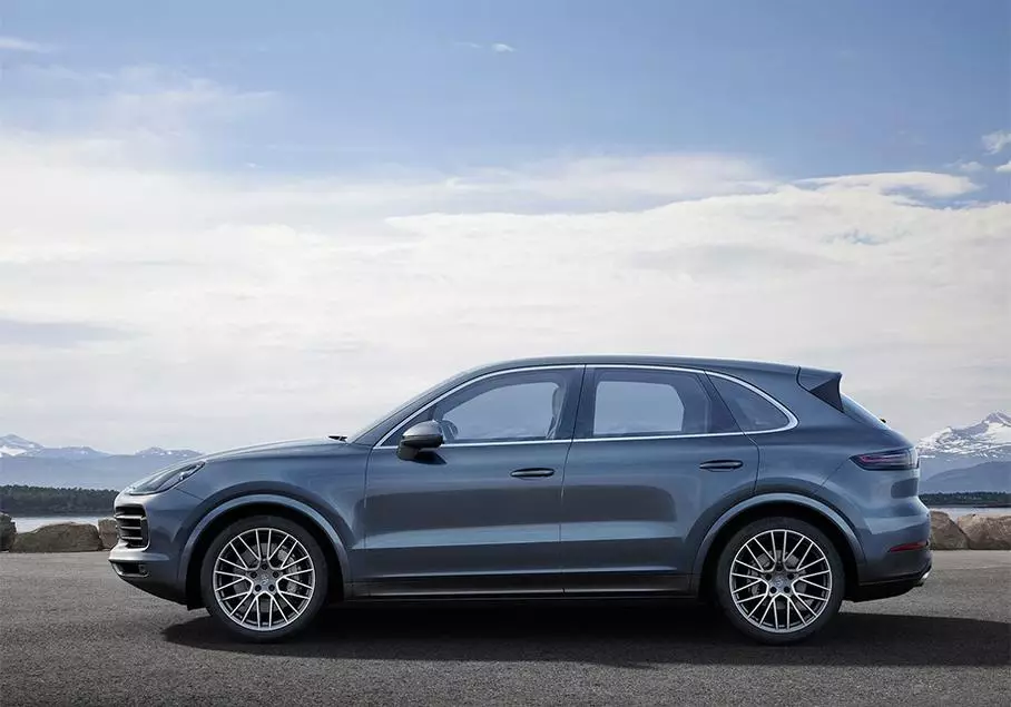 Nova Porsche Cayenne: Nova ĉasio, turnitaj malantaŭaj radoj kaj tuŝaj butonoj 57894_3