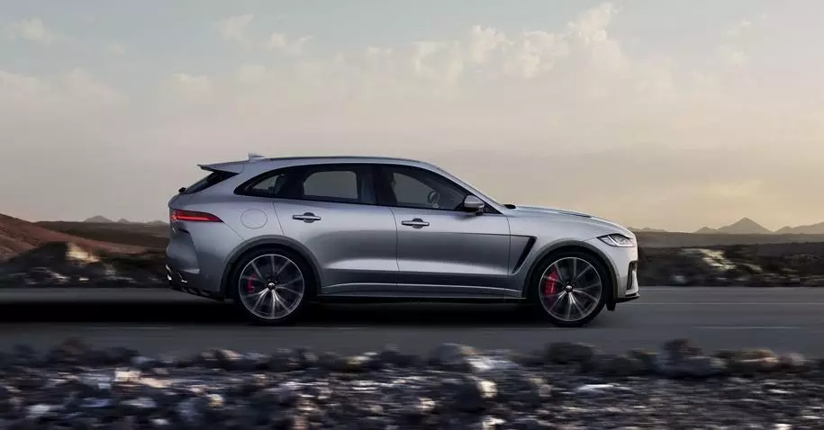 Jaguar confirmó el lanzamiento de una nueva "sala de licencias" supercar