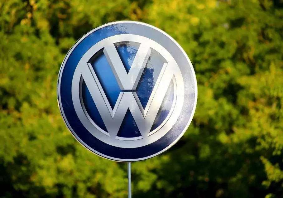 Volkswagen muuttaa logoa lopettamaan 