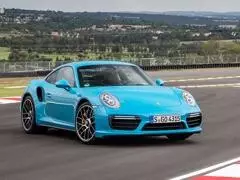 PORSCHE Zgrajeni varnostni stroj za maraton Racing 58522_2