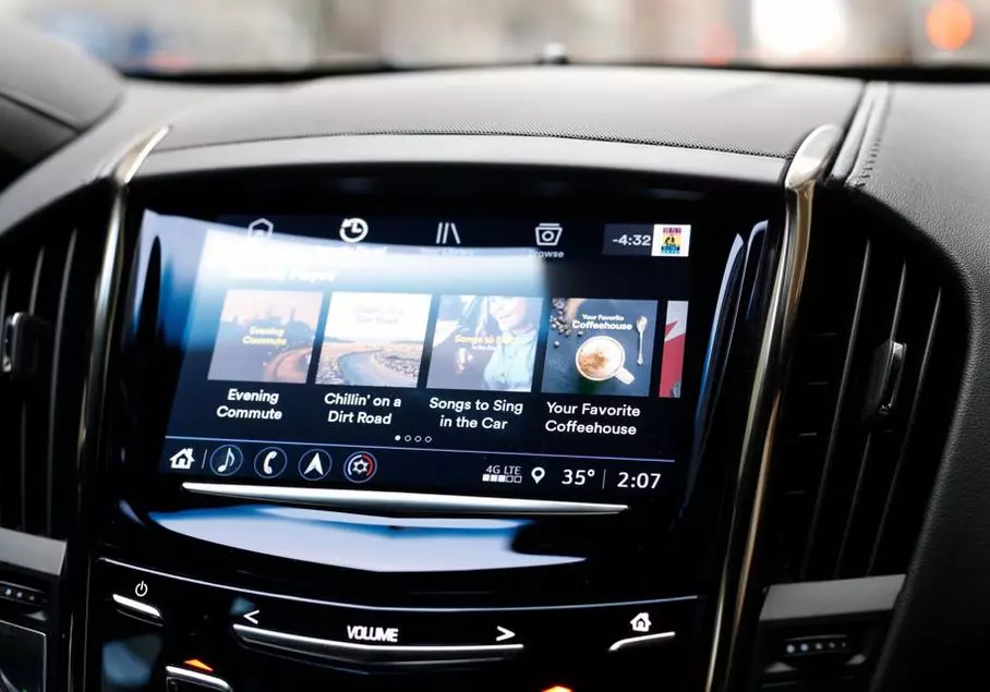 Cadillac mengajar mesin untuk melawan muzik tanpa telefon pintar 58883_1