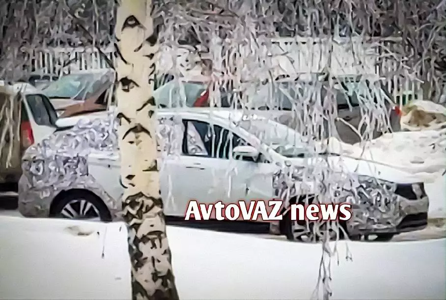 Aggiornato Lada Vesta ha mostrato una nuova foto 59616_1