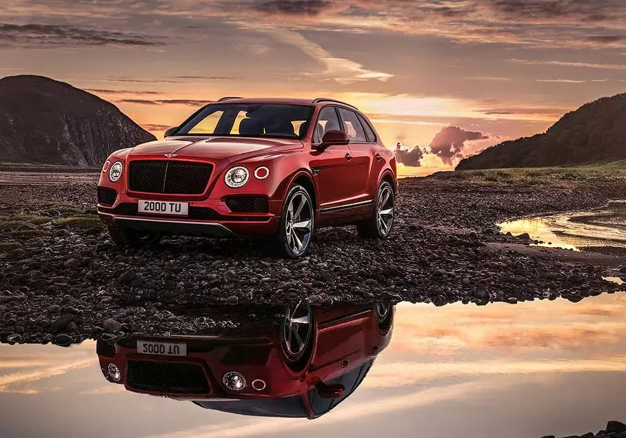 Bentley Bentayga dunyodagi eng tezkor yo'ldan motor oldi 59670_1